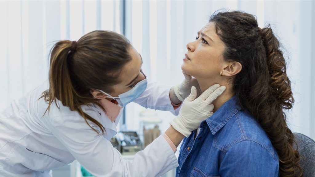 Saiba quais são os tipos e sintomas de faringite - Médico Otorrino e ...